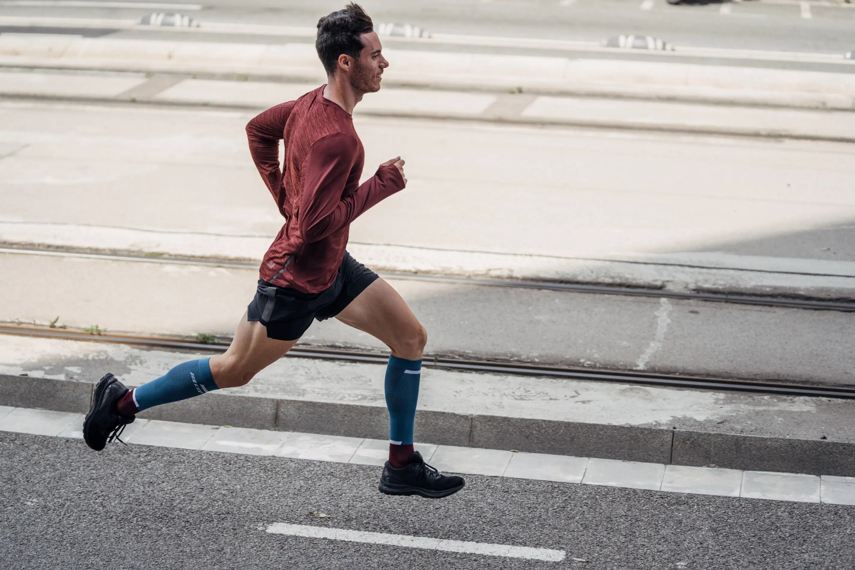 Marathon runners; Why Wearing compression Socks Is A Game Changer ...